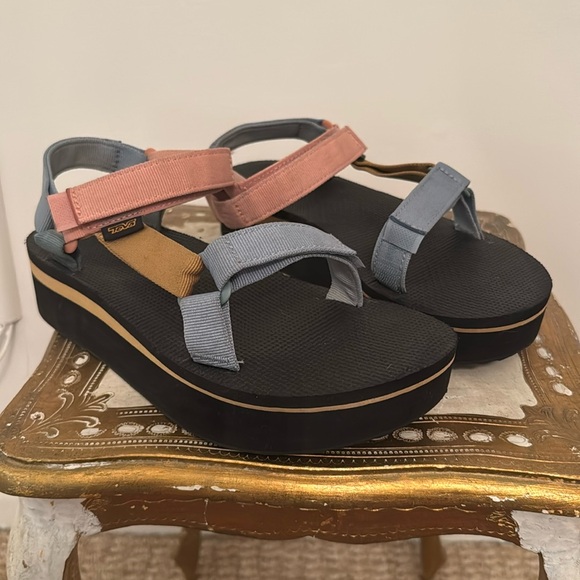 Teva | Shoes | Teva Flatform Color Block Sandal Size 9 In Pink Blue And ...